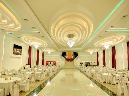 Queen Vali Palace Hotel, Gjlan, Kosovo