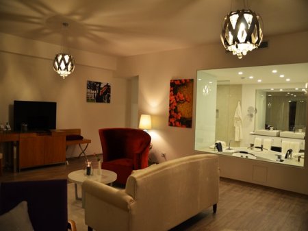 Queen Vali Palace Hotel, Gjlan, Kosovo